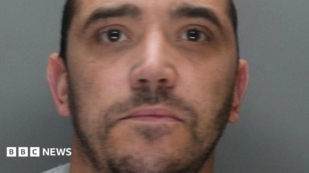 Kevin Hawke given life for murder of partner, Sharon Winters - BBC News