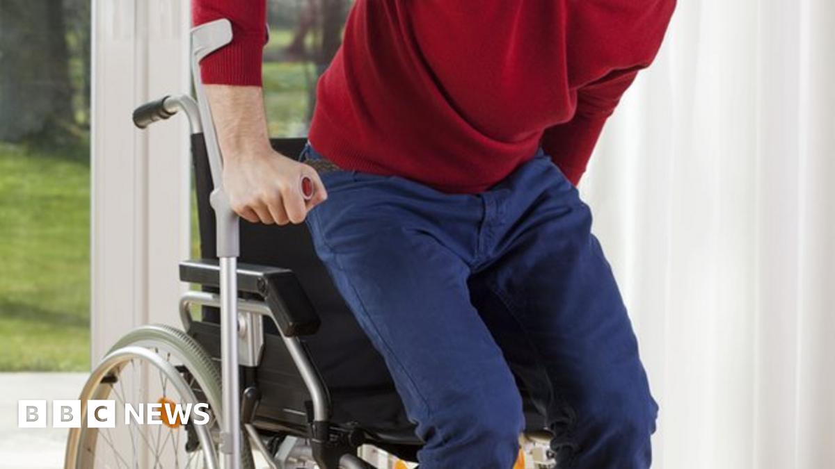 Lesser-known things about being a wheelchair user - BBC News