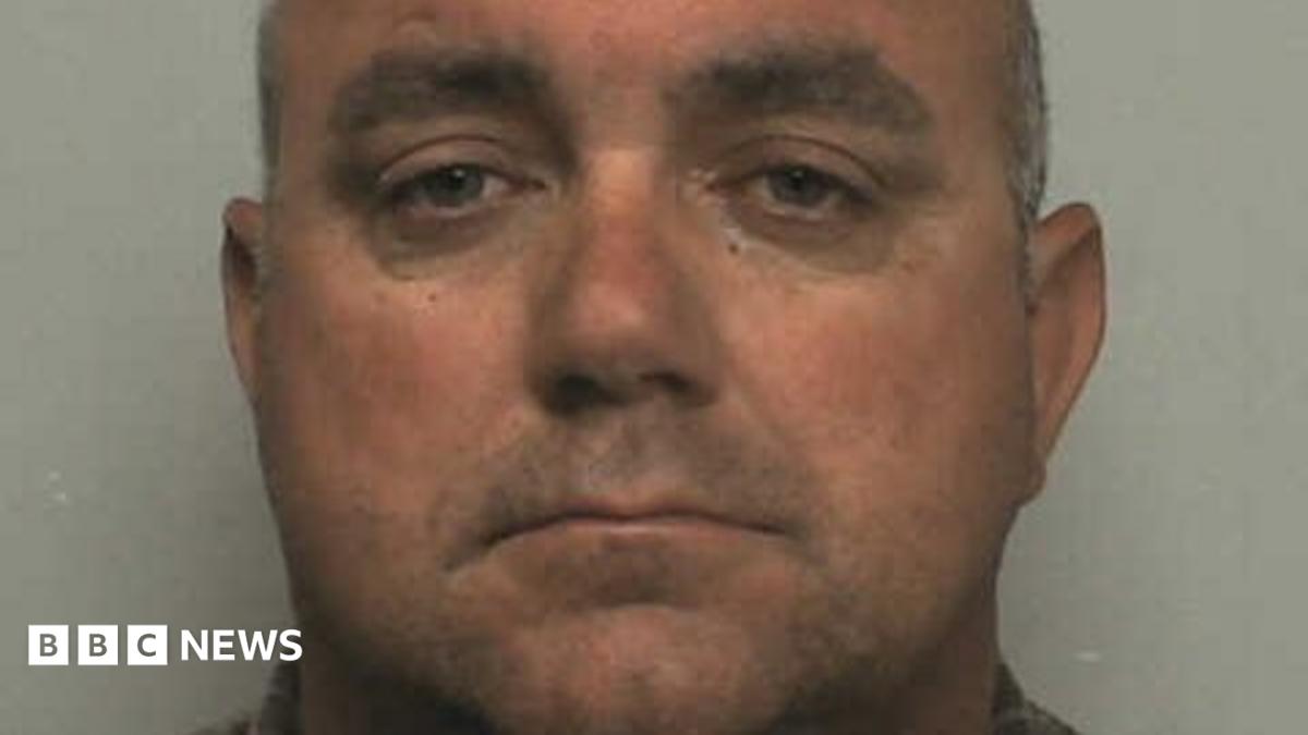 Wanted East Preston fraudster Peter Berry 'conned more women' - BBC News