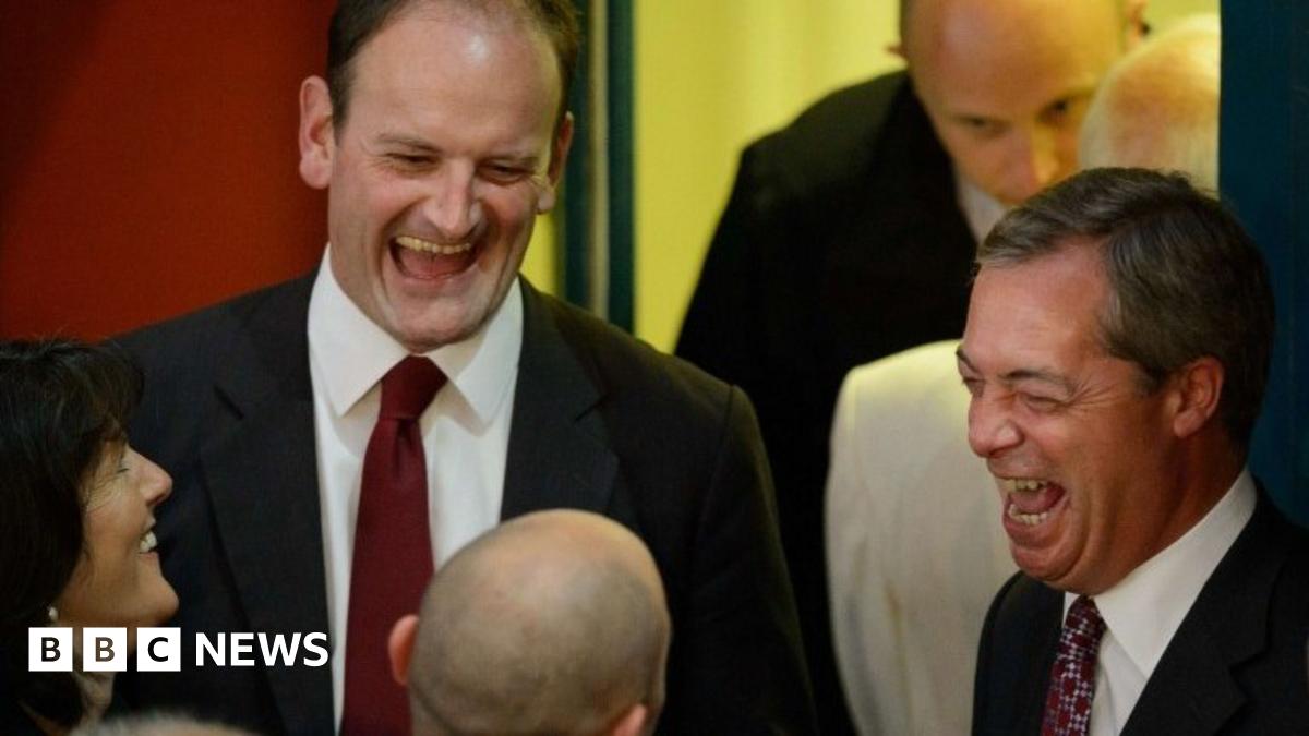 UKIP gains first elected MP with Clacton win - BBC News