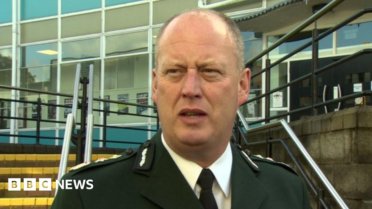 PSNI chief constable 'deeply concerned' about funding - BBC News
