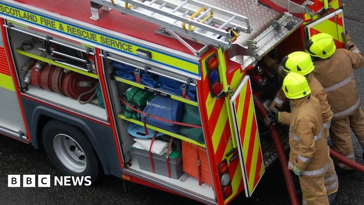 Crawley arson: Appeal over 'malicious' attack on home - BBC News