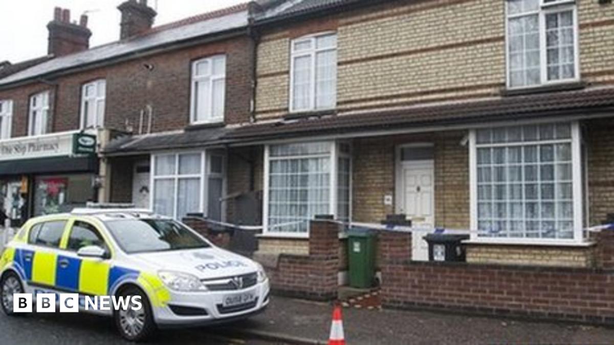 Four men arrested in Watford house death murder probe - BBC News