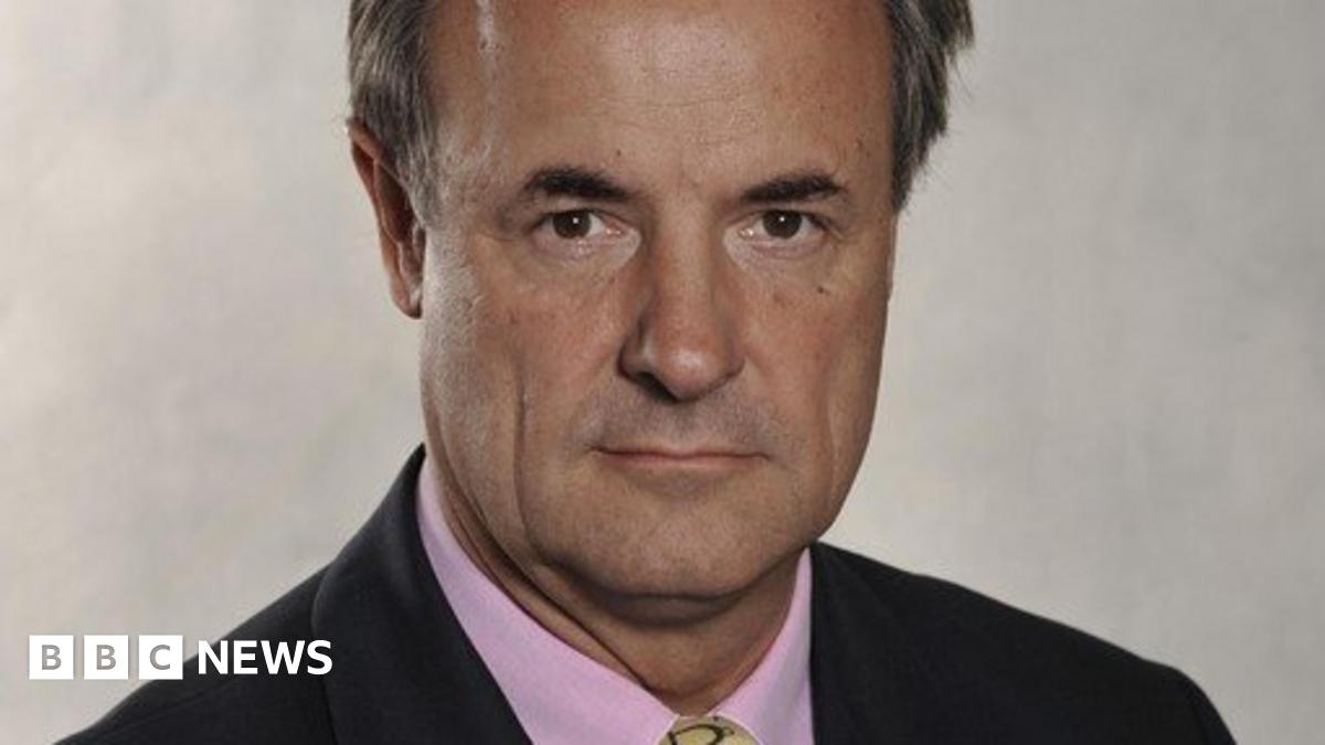 Police stop MP James Gray for frosty windscreen - BBC News