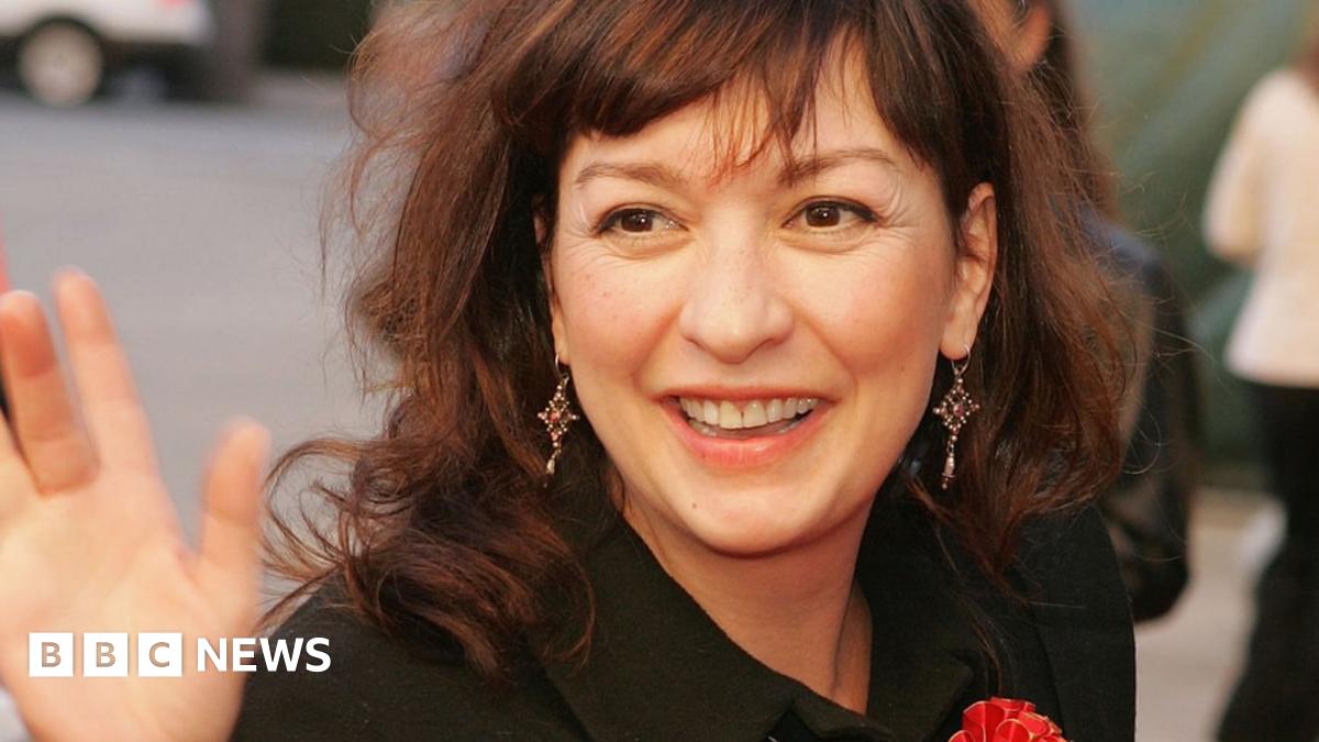 US actress Elizabeth Pena dies at 55 - BBC News