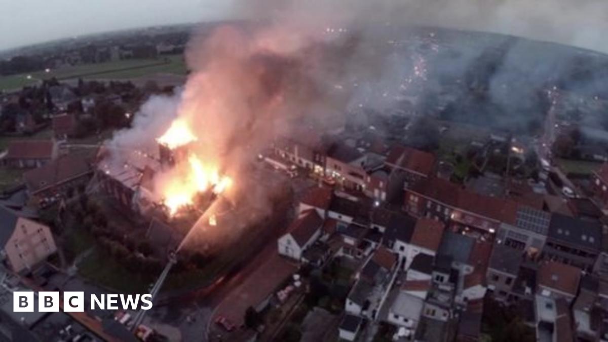 Belgium fire: Blaze ravages historic church in Anzegem - BBC News