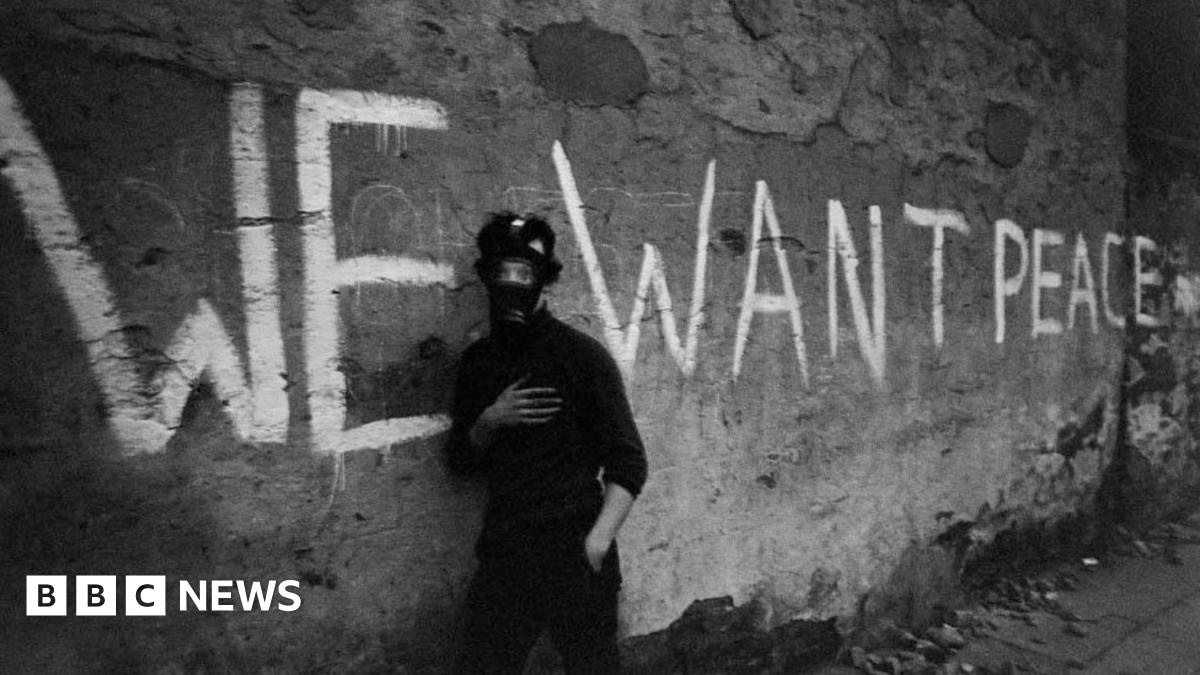 In pictures: Derry in 1969 - BBC News