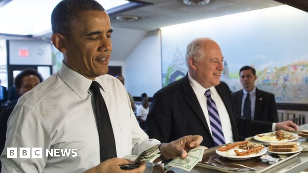 Do US presidents carry cash and credit cards? - BBC News