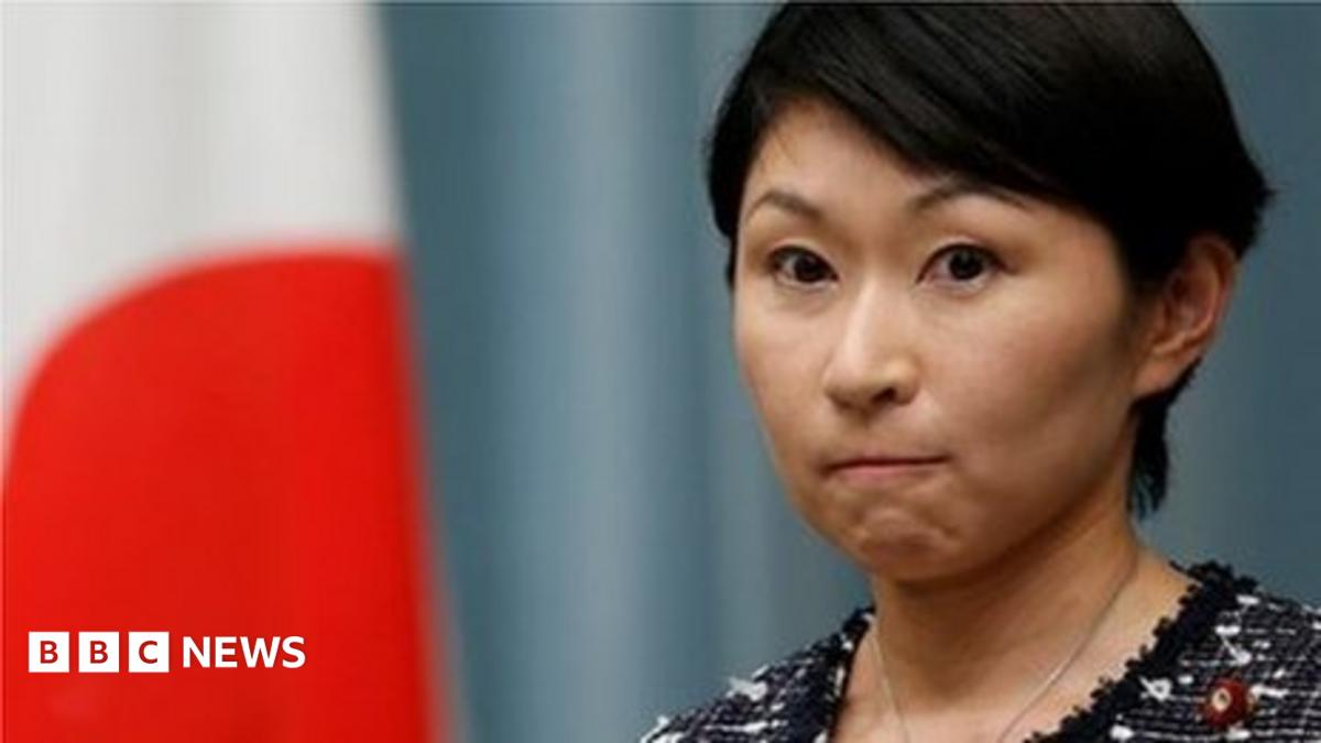 Japan ministers Yuko Obuchi and Midori Matsushima quit - BBC News