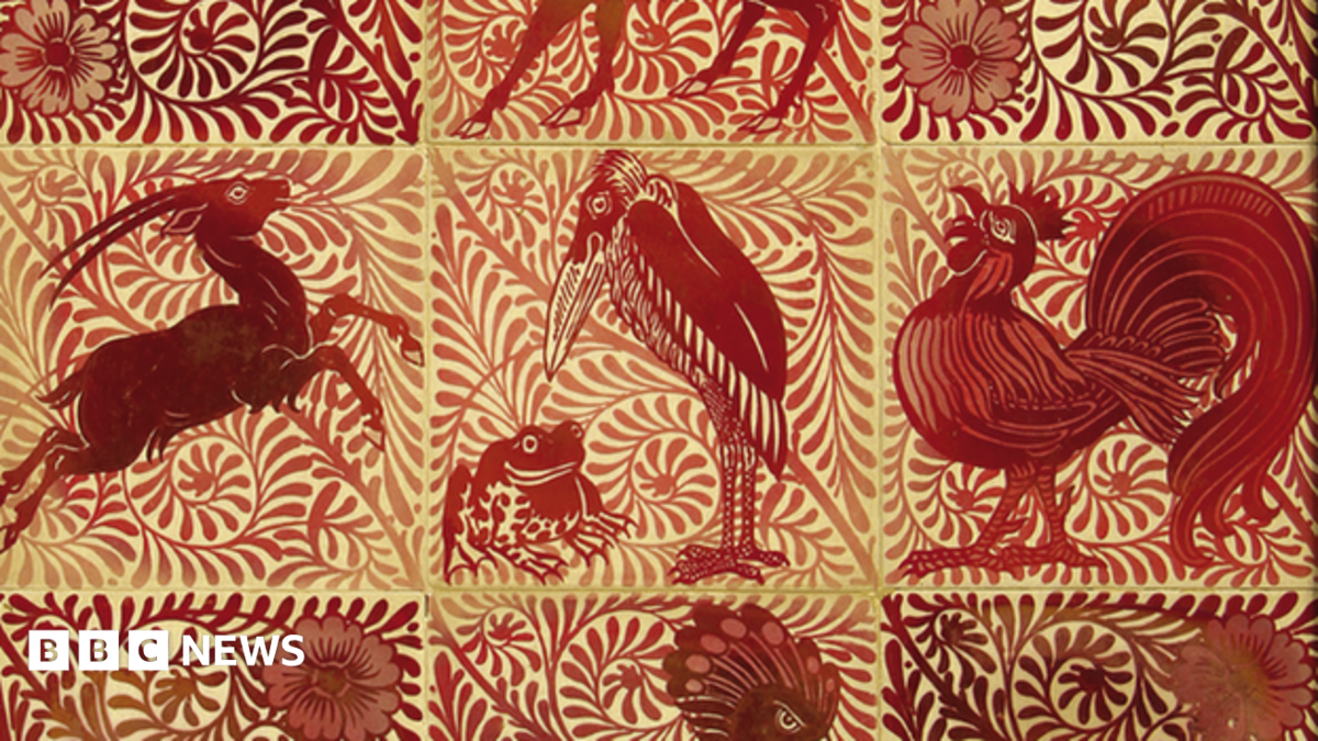 'World-class' tiles go on display at Jackfield museum - BBC News