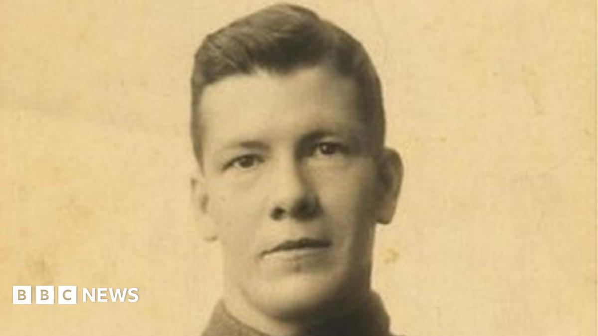 'Hail of bullets' VC hero Pte Henry May honoured - BBC News