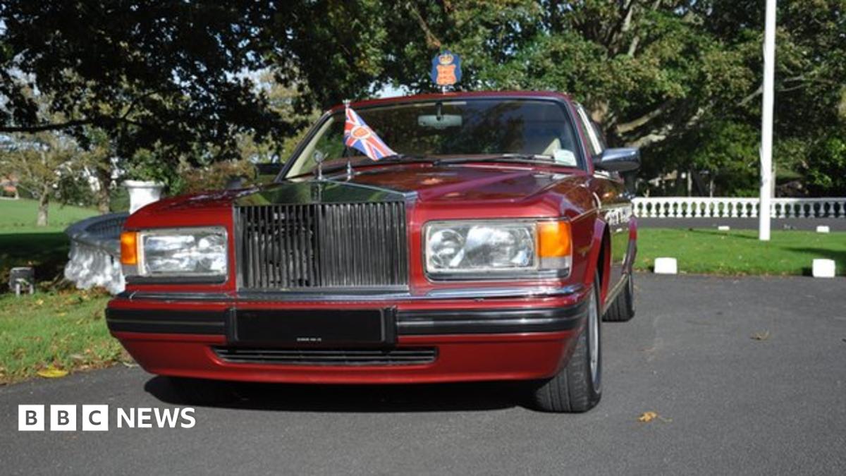 Guernsey lieutenant governor's car set to be replaced - BBC News