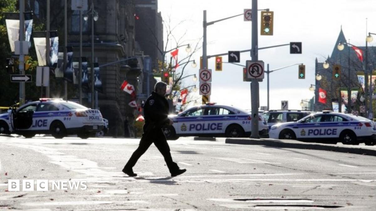 Ottawa shooting: The victim and the sergeant-at-arms - BBC News