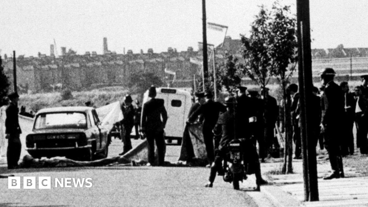 Police killer Harry Roberts: The crime that shocked a nation - BBC News