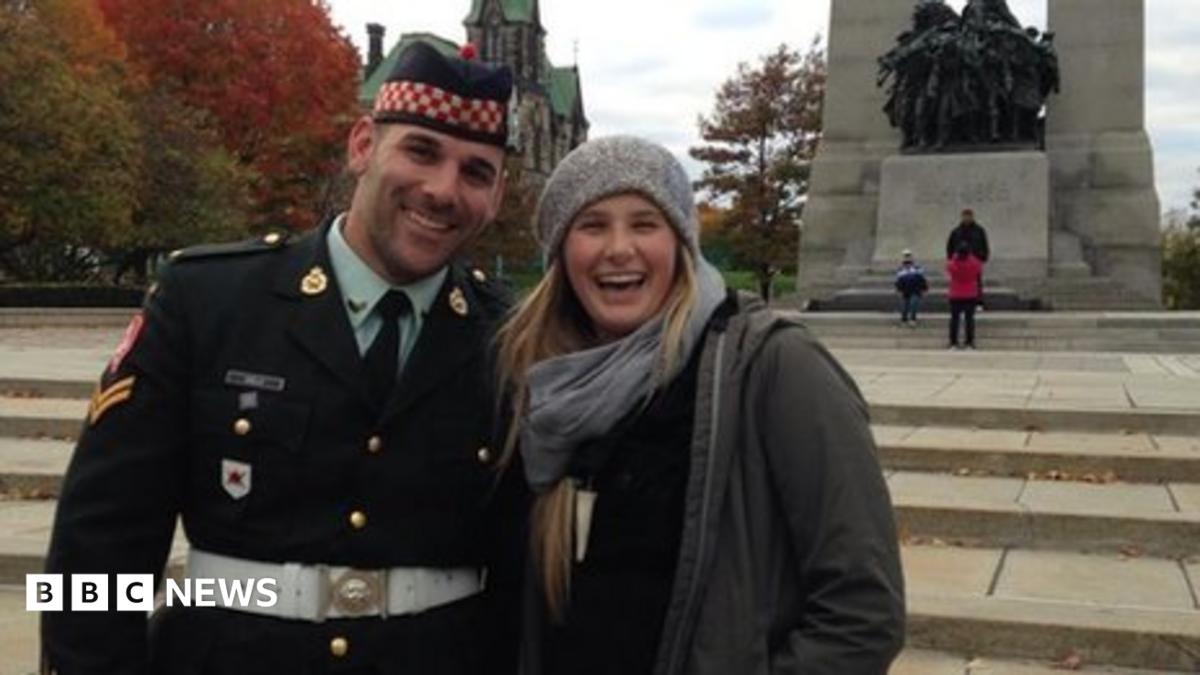 In pictures: Ottawa shootings aftermath - BBC News