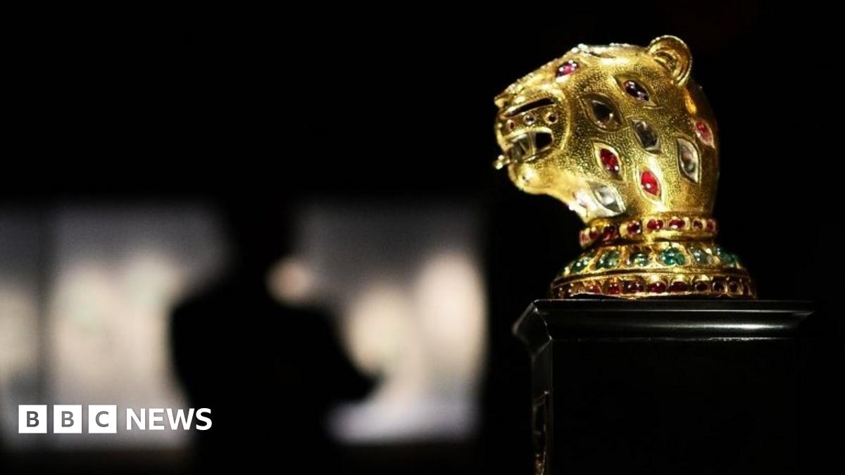 In pictures: Rare India jewels at New York museum - BBC News