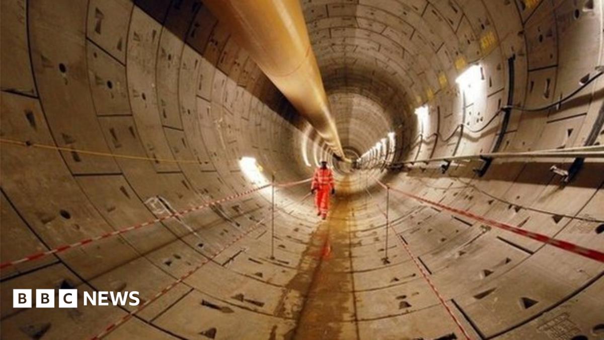 London Crossrail 2 'preferred route' outlined by mayor - BBC News