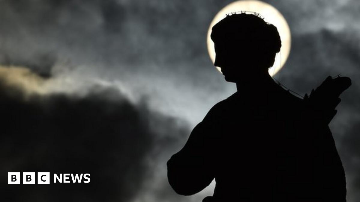 Day in pictures: 29 October - BBC News