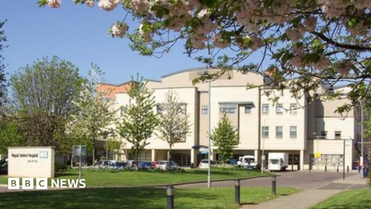 Bath's Royal United Hospital gains foundation status - BBC News