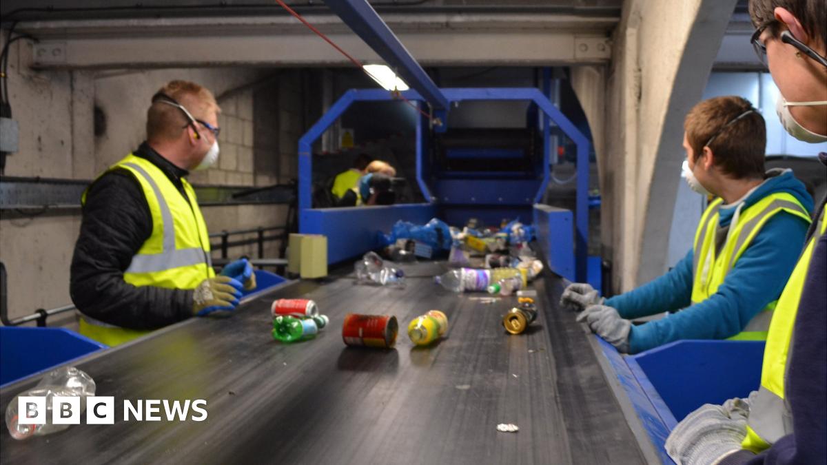 Guernsey bin and recycling bags charges approved - BBC News