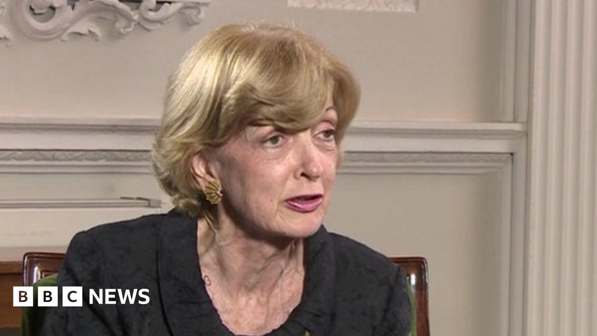 Abuse inquiry: Fiona Woolf steps down as chairwoman - BBC News