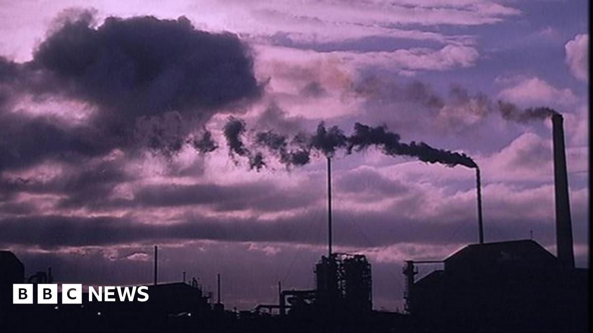 Fossil fuels should be phased out by 2100 says IPCC - BBC News