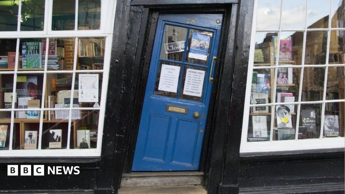 Your pictures: Shopfronts - BBC News