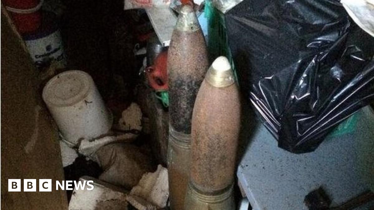 WW1 shells found in Northfield garage clearance - BBC News