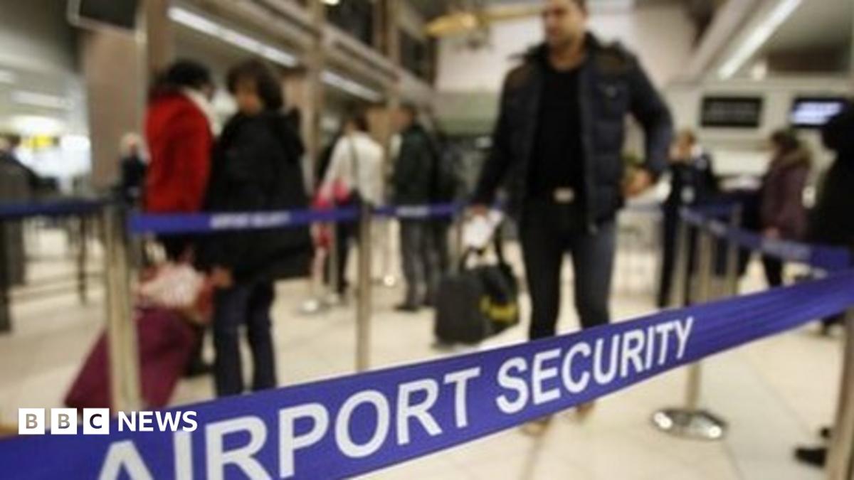 Immigration benefits Northern Ireland, says report - BBC News