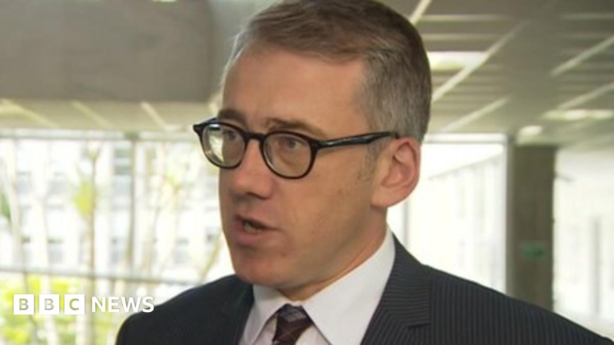 Cornwall Councillor Alex Folkes a 'potential risk' to schools - BBC News