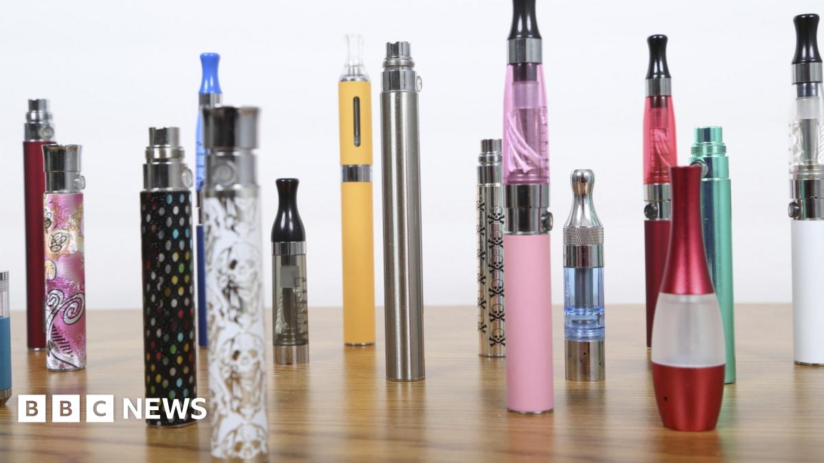 First e-cigarette 'vaping' appear on TV - BBC News