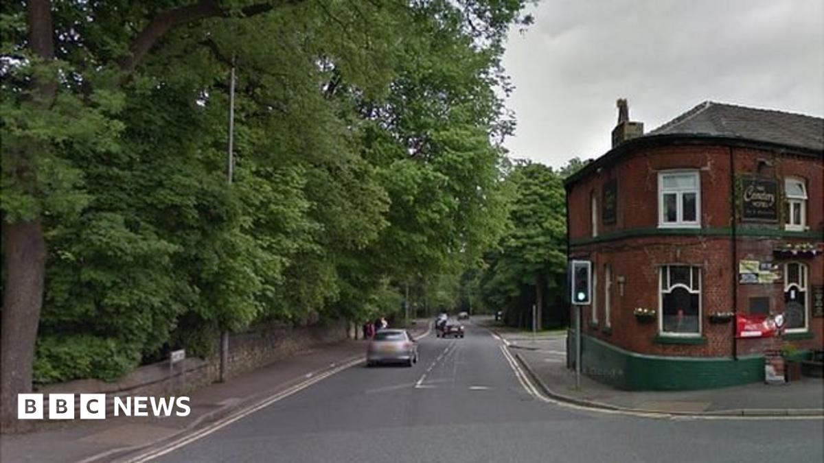 Sandy Lane collision: Driver dies in early morning crash - BBC News