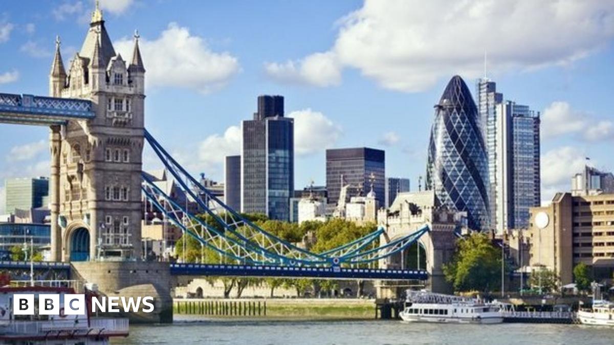 Diversity 'key to London GCSE success' - BBC News