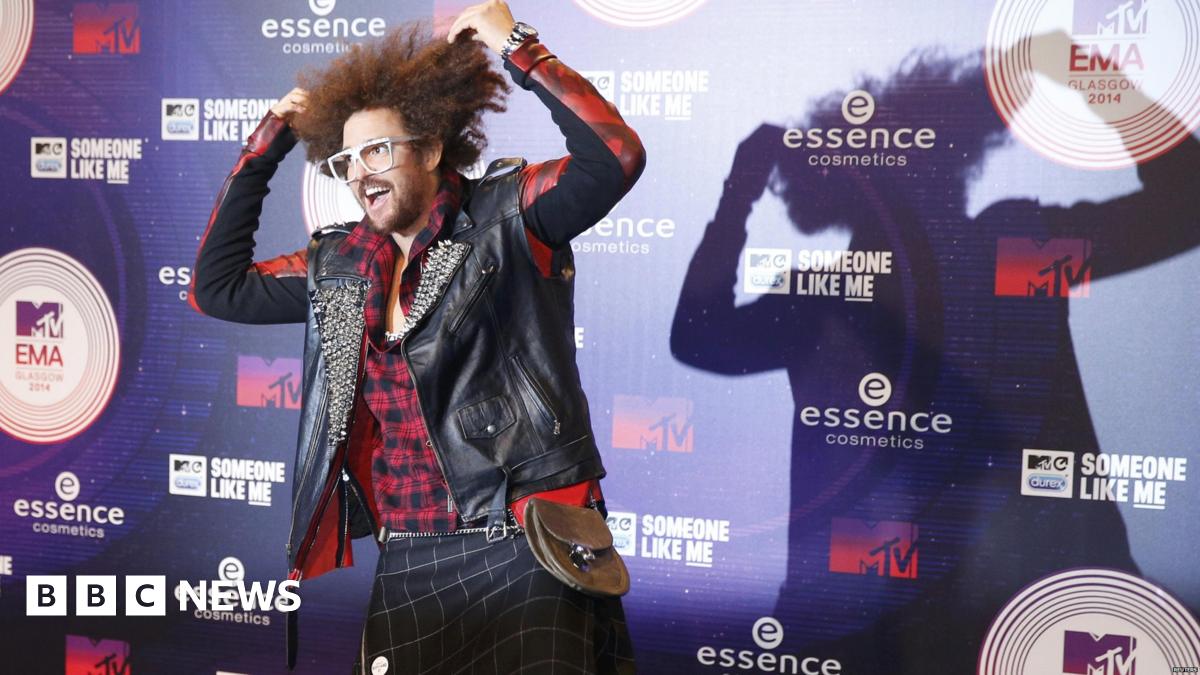 Redfoo 'loves and respects women' after sexism claims - BBC News