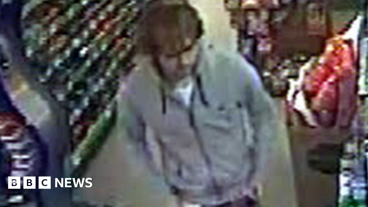 CCTV image of missing Shaun Ritchie released as search continues - BBC News