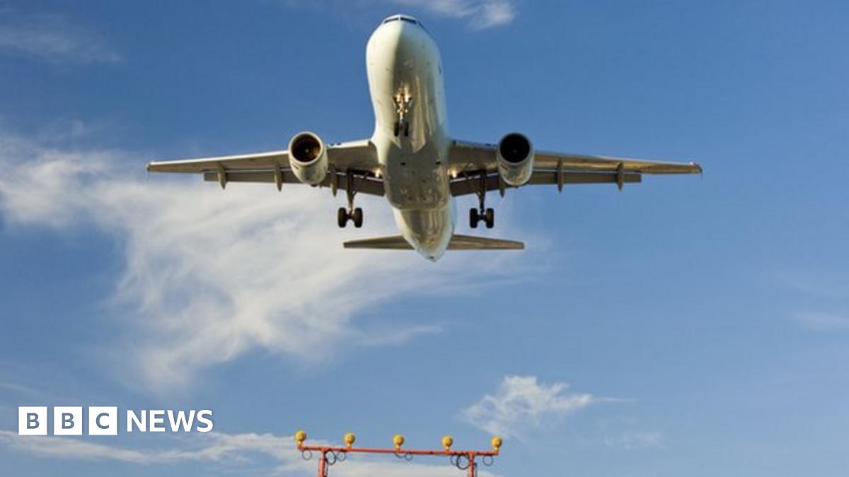 Heathrow pledges Scottish air link boost - BBC News