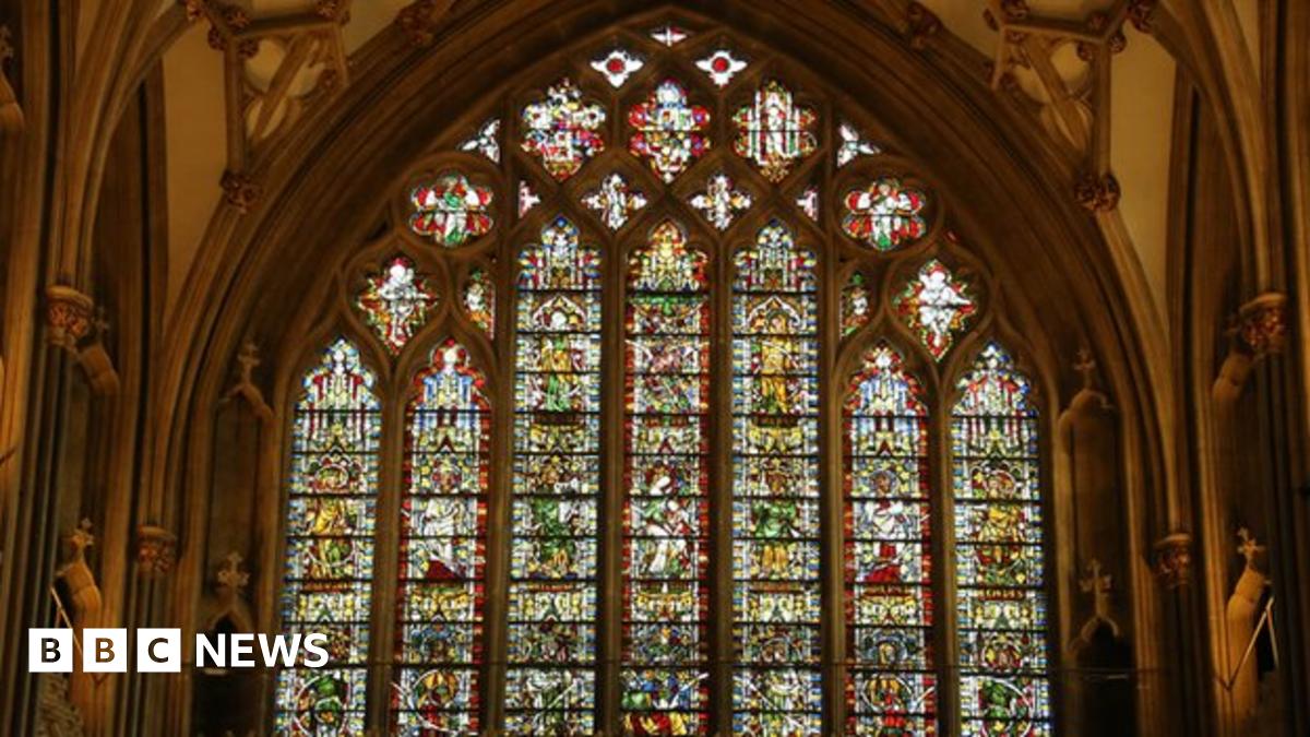 Wells Cathedral's Jesse window shown off - BBC News