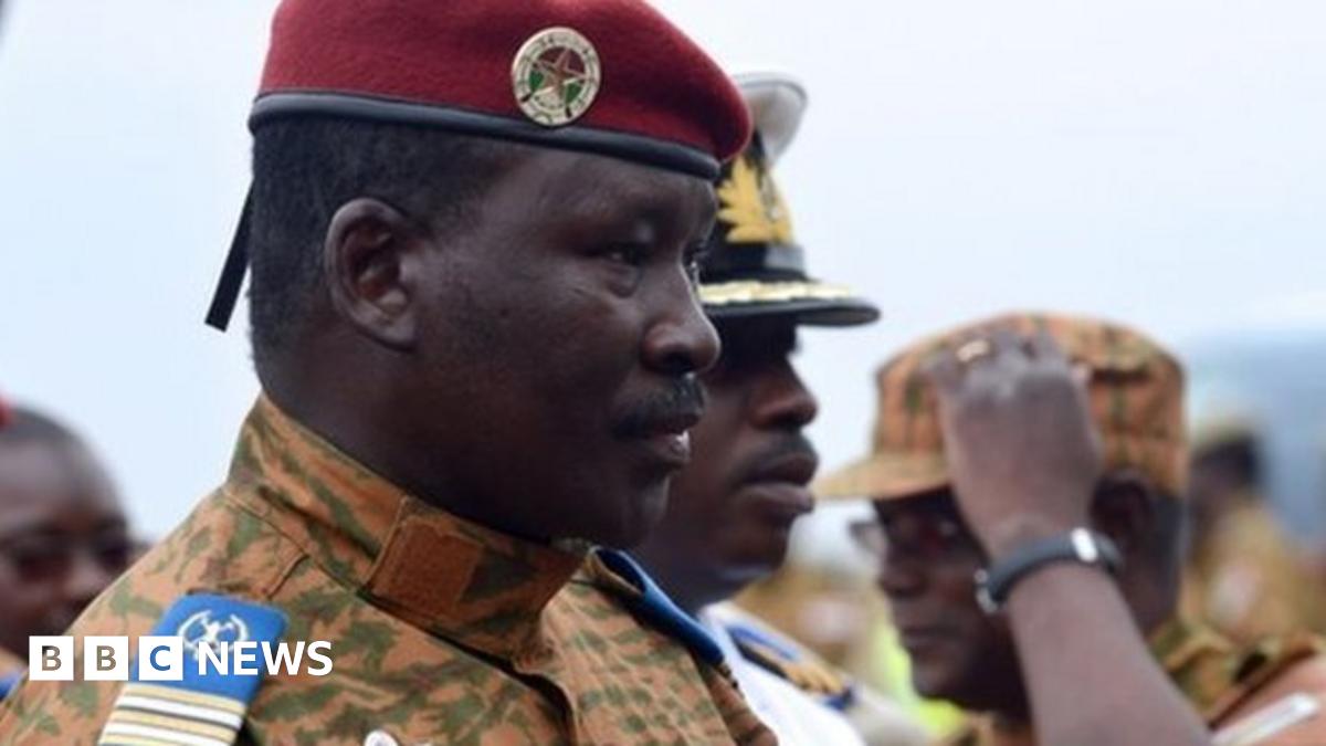 Burkinabe army sets leadership deadline for opposition - BBC News