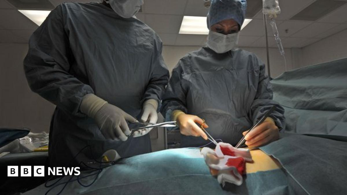 NHS highlights surgeon performance data - BBC News