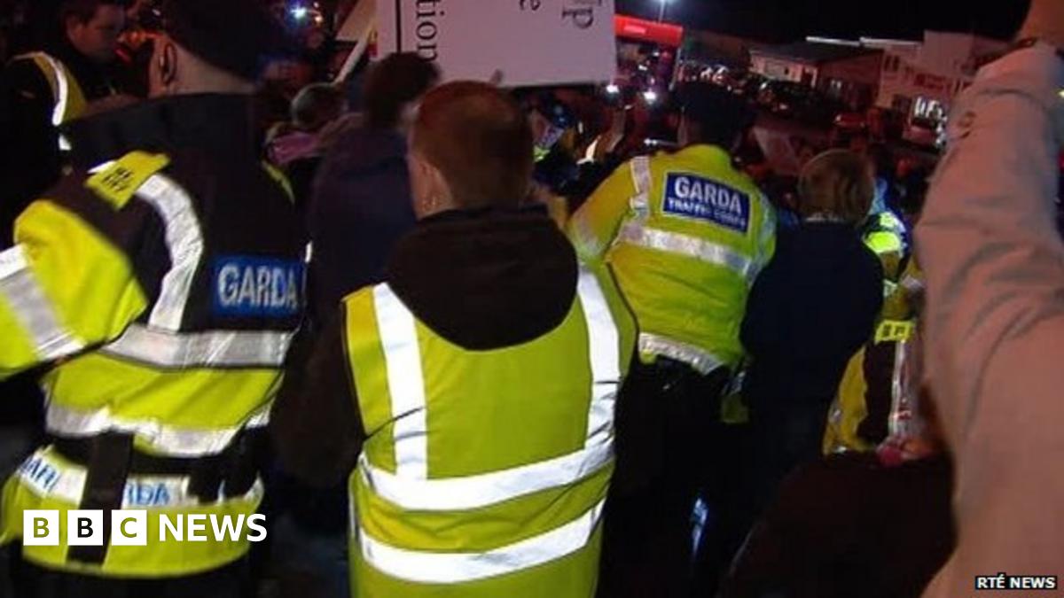Irish PM Enda Kenny: Violent water charges protesters have 'sinister ...