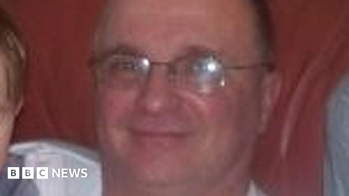 Runcorn oven death: Pyranha Mouldings fined £200,000 - BBC News