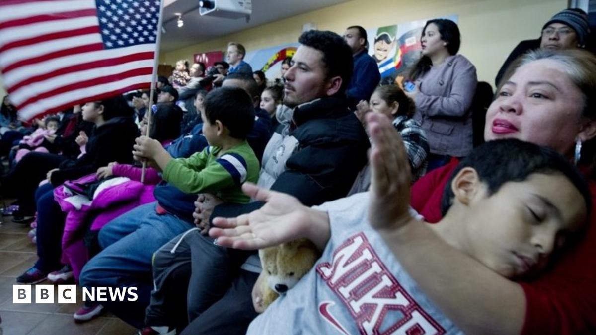 Barack Obama enforces US immigration overhaul - BBC News