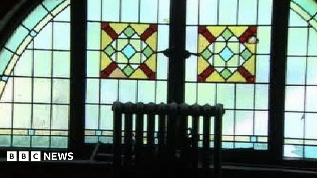 First concert after Newbridge Memo restoration - BBC News