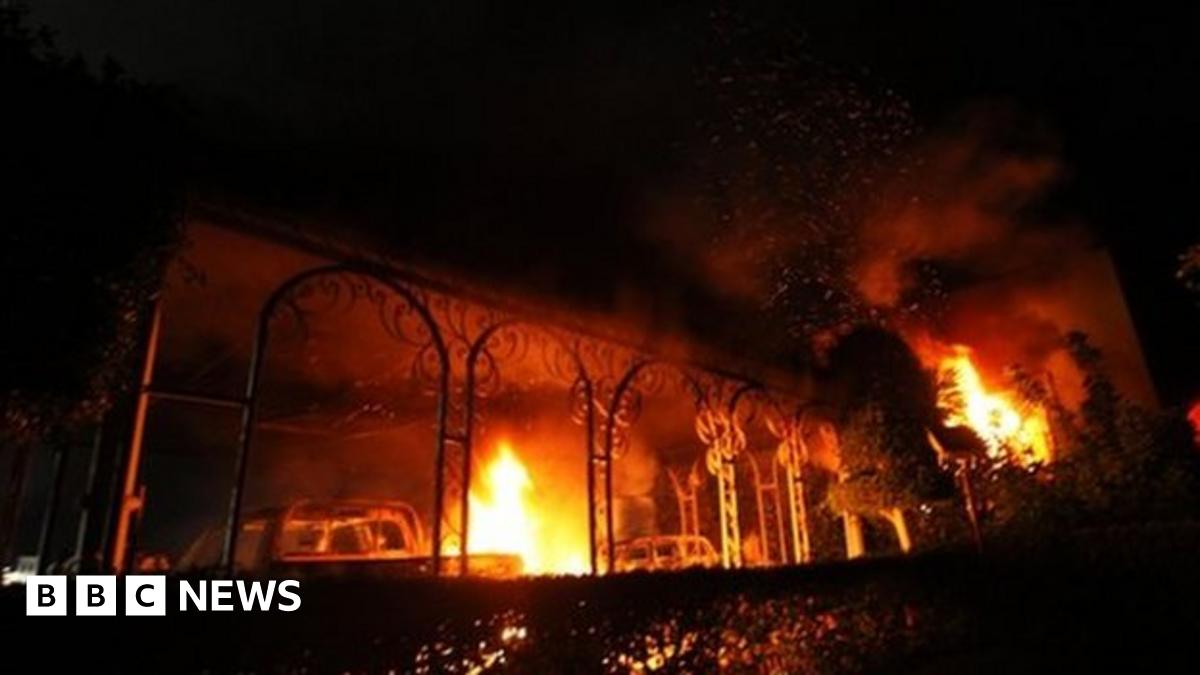 Benghazi consulate attack: Report clears US response - BBC News