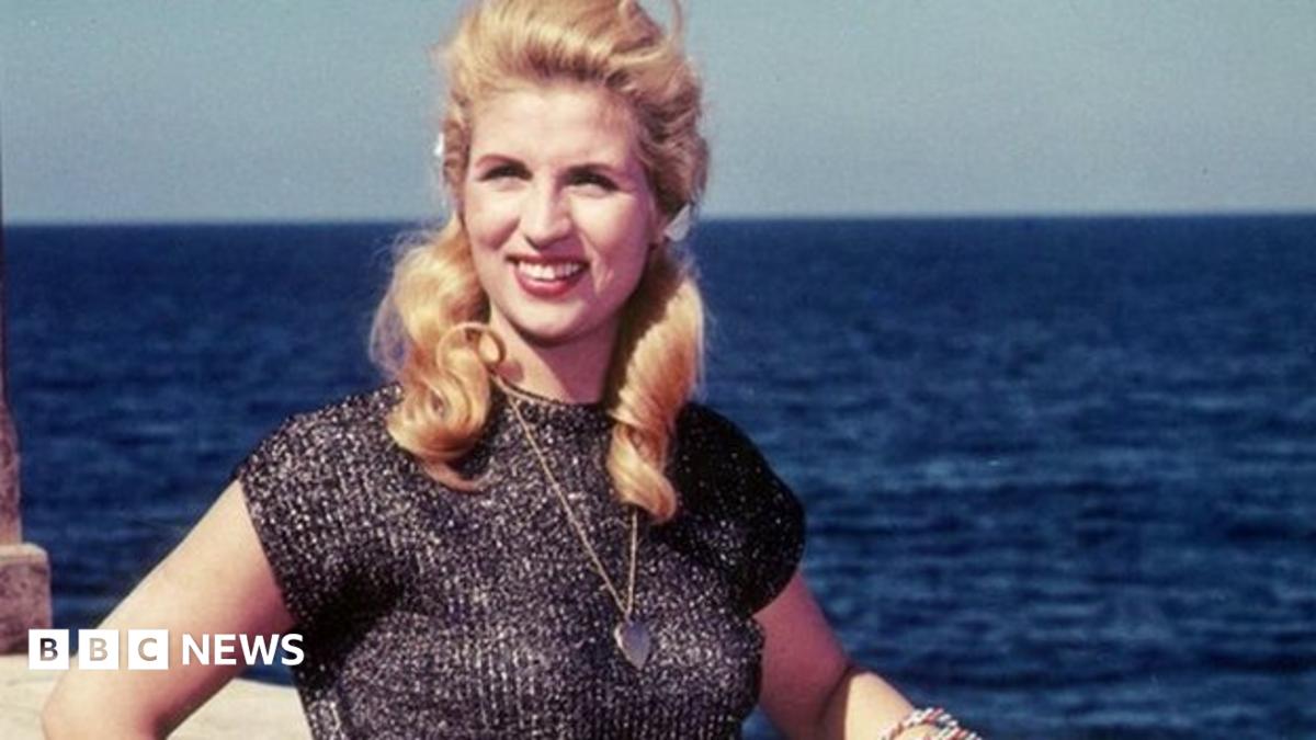 Sabah, Lebanese singing legend, dies aged 87 - BBC News