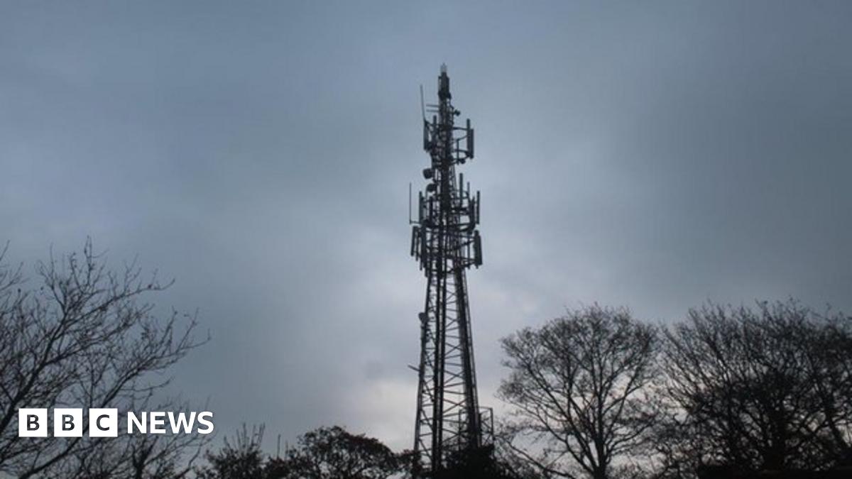 Cornwall to get 35 mobile phone masts in £5m package - BBC News