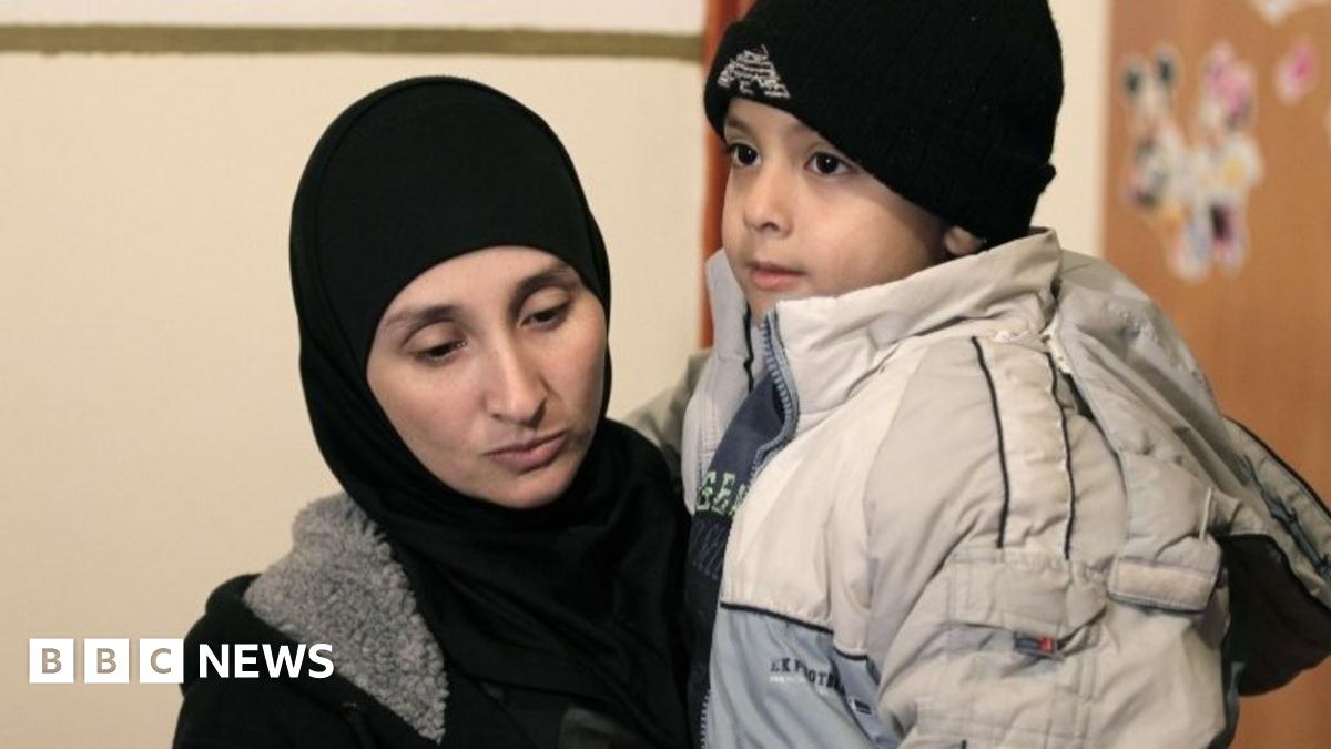 Israel revokes residency of Jerusalem attacker's widow - BBC News