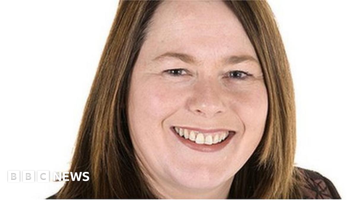 Michelle Gildernew in personal attack on Gregory Campbell - BBC News