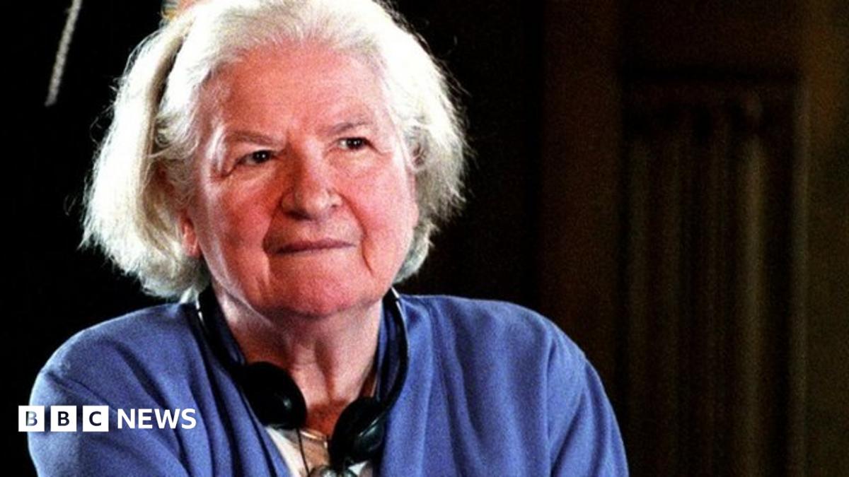 Obituary: PD James - BBC News