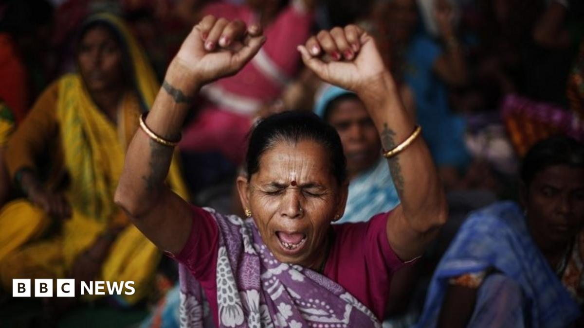 Why are Bhopal survivors still fighting for compensation? - BBC News